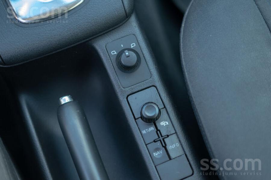 Zils Audi A6 2003 Liepāja, ar dzinēja tilpumu 2.50 L un nobraukumu 302 tūkst. km par 2500 €, foto 18 vietnē AUTOMOTO.COM.LV