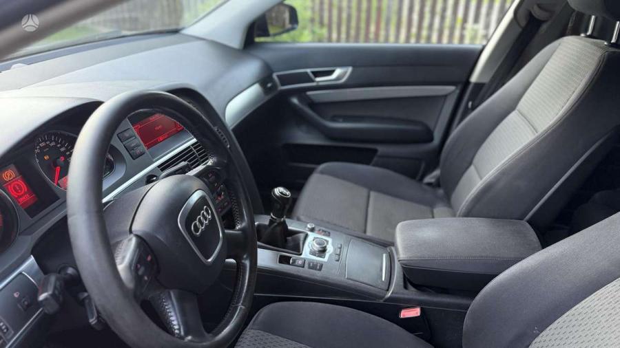 Zils Audi A6 2005 Viļņa, ar dzinēja tilpumu 2.39 L un nobraukumu 379 tūkst. km par 850 €, foto 9 vietnē AUTOMOTO.COM.LV