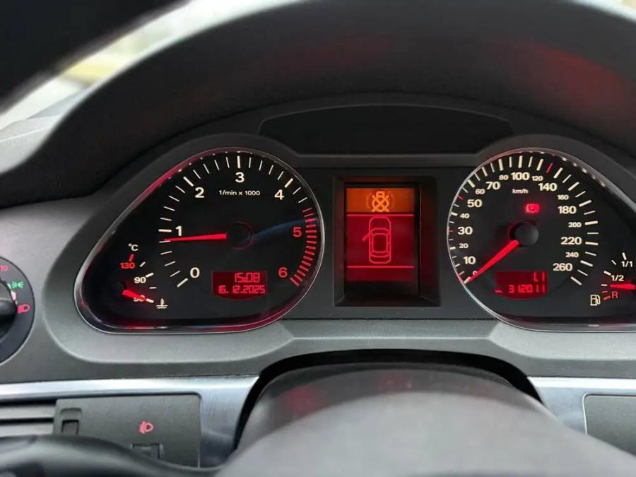 Zils Audi A6 2006 Rīga, ar dzinēja tilpumu 2.70 L un nobraukumu 310 tūkst. km par 1950 €, foto 16 vietnē AUTOMOTO.COM.LV
