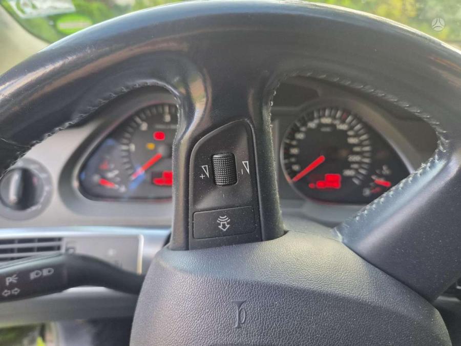 Zils Audi A6 2006 Mažeikiai, ar dzinēja tilpumu 2.39 L un nobraukumu 257 tūkst. km par 1800 €, foto 5 vietnē AUTOMOTO.COM.LV