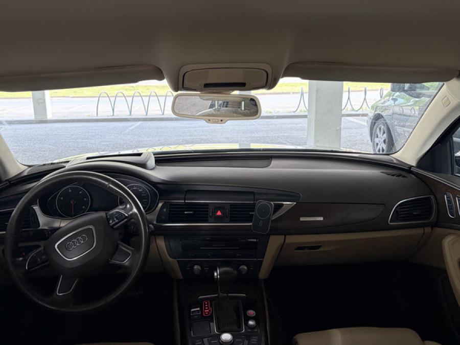 Zils Audi A6 2011 Tallina, ar dzinēja tilpumu 3.00 L un nobraukumu 242 tūkst. km par 10000 €, foto 9 vietnē AUTOMOTO.COM.LV