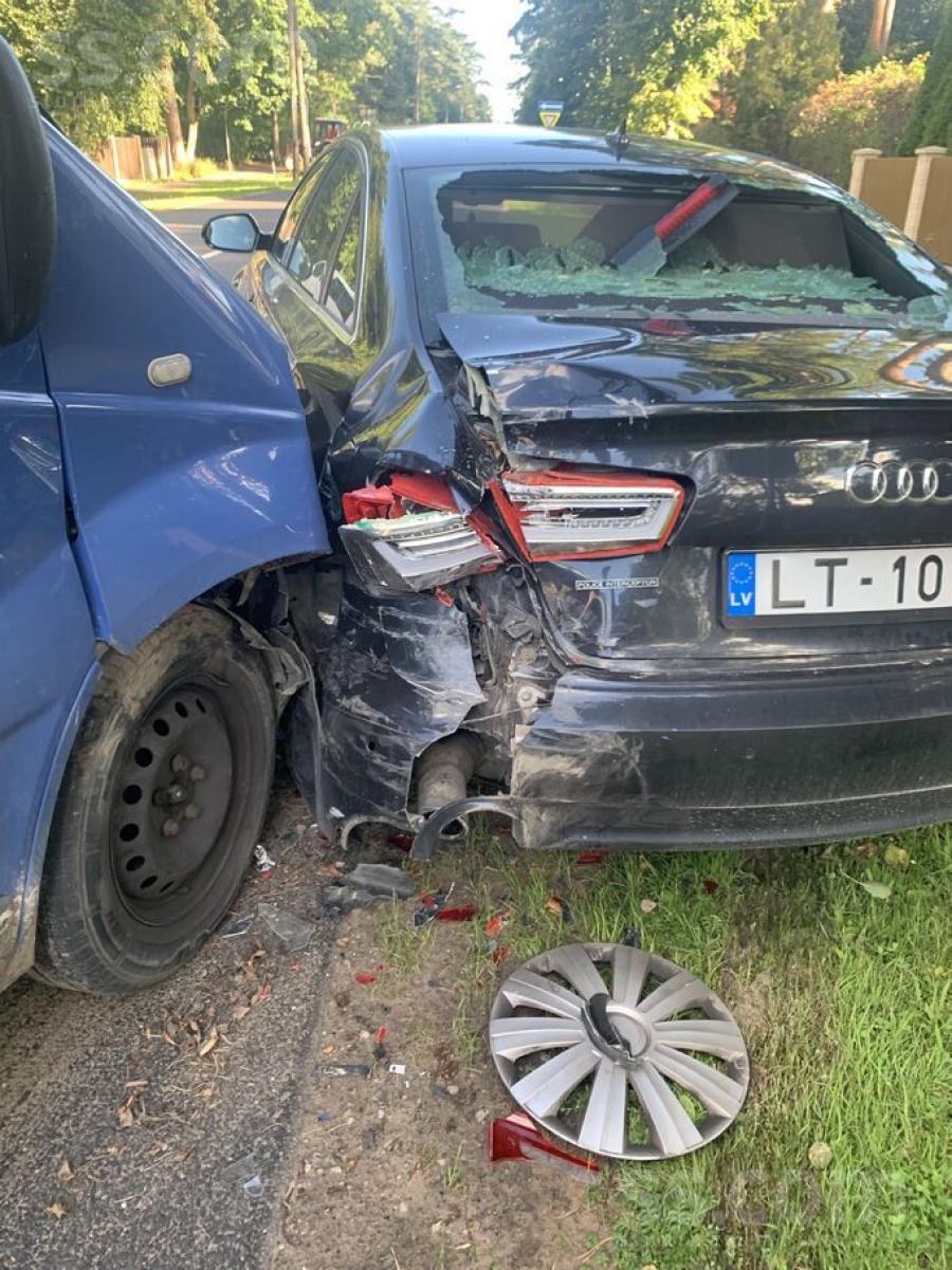 Zils Audi A6 2012 Rīga, ar dzinēja tilpumu 3.00 L un nobraukumu 253 tūkst. km par 4000 €, foto 8 vietnē AUTOMOTO.COM.LV