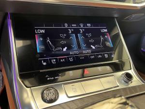 Zils Audi A6 2021 Viļņa, ar dzinēja tilpumu 1.98 L un nobraukumu 85 tūkst. km par 27500 €, foto 25 vietnē AUTOMOTO.COM.LV