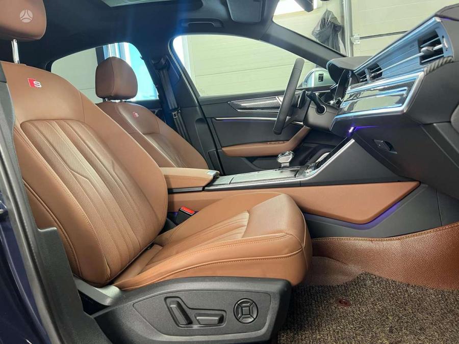 Zils Audi A6 2021 Viļņa, ar dzinēja tilpumu 1.98 L un nobraukumu 85 tūkst. km par 27500 €, foto 39 vietnē AUTOMOTO.COM.LV