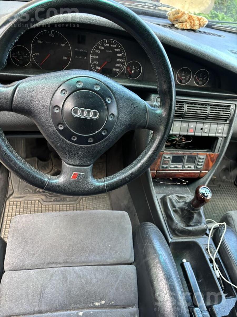 Blue Audi A6 1995 in Riga, with an engine capacity of 2.50 L and mileage of 470 thousand km for 3200 €, photo 5 on AUTOMOTO.COM.LV
