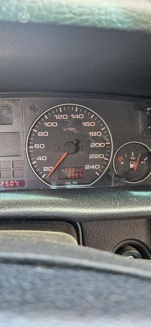 Zils Audi A6 1995 Viļņa, ar dzinēja tilpumu 2.46 L un nobraukumu 430 tūkst. km par 1450 €, foto  vietnē AUTOMOTO.COM.LV