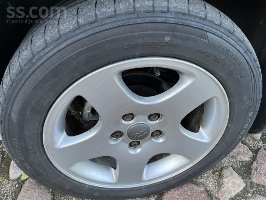 Zils Audi A6 1995 Kuldīga, ar dzinēja tilpumu 2.60 L un nobraukumu 329 tūkst. km par 1350 €, foto 6 vietnē AUTOMOTO.COM.LV