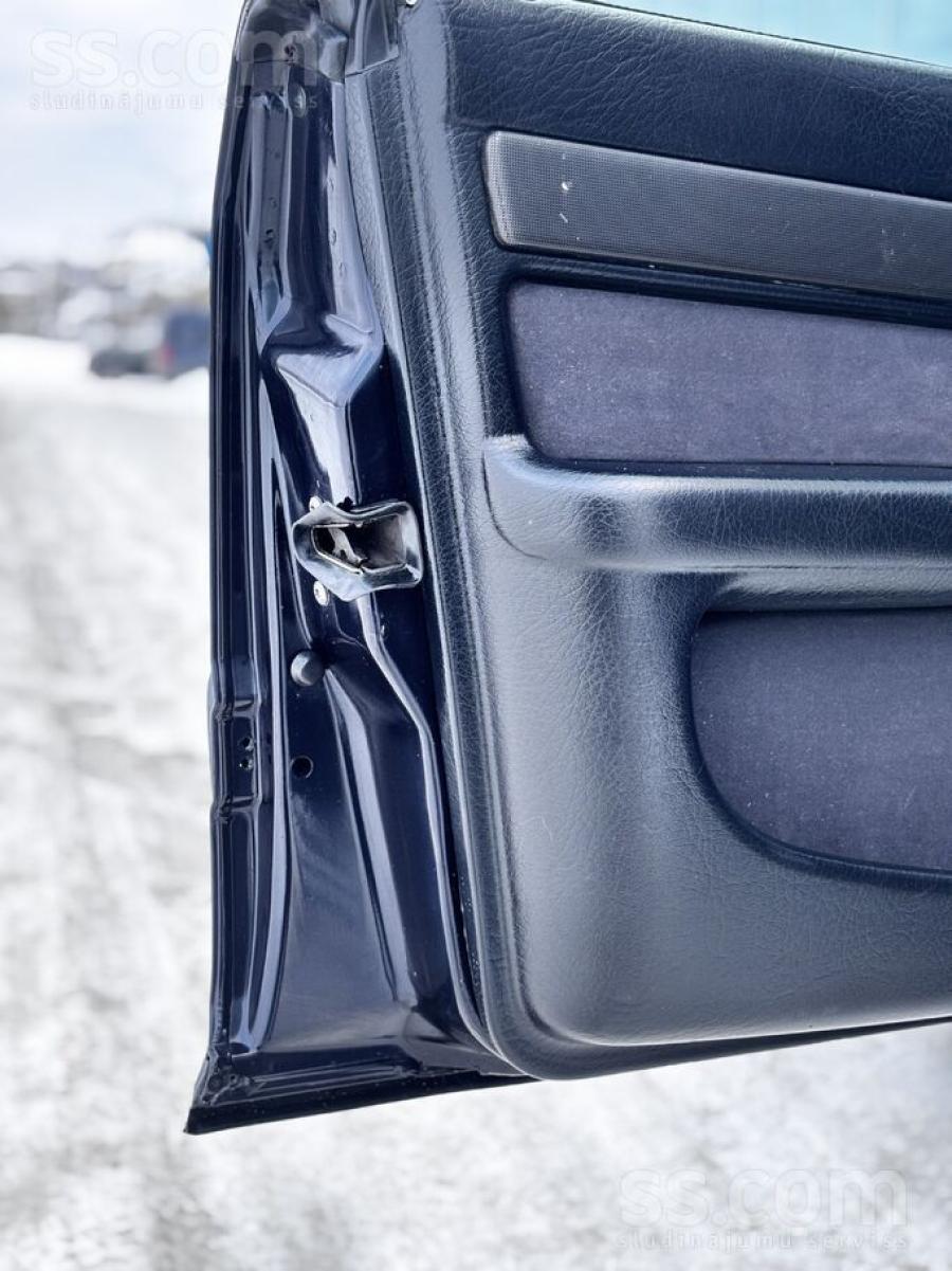 Zils Audi A6 1996 Rēzekne, ar dzinēja tilpumu 2.50 L un nobraukumu 296 tūkst. km par 4500 €, foto 13 vietnē AUTOMOTO.COM.LV