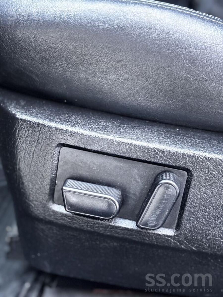 Zils Audi A6 1996 Rēzekne, ar dzinēja tilpumu 2.50 L un nobraukumu 296 tūkst. km par 4500 €, foto 18 vietnē AUTOMOTO.COM.LV