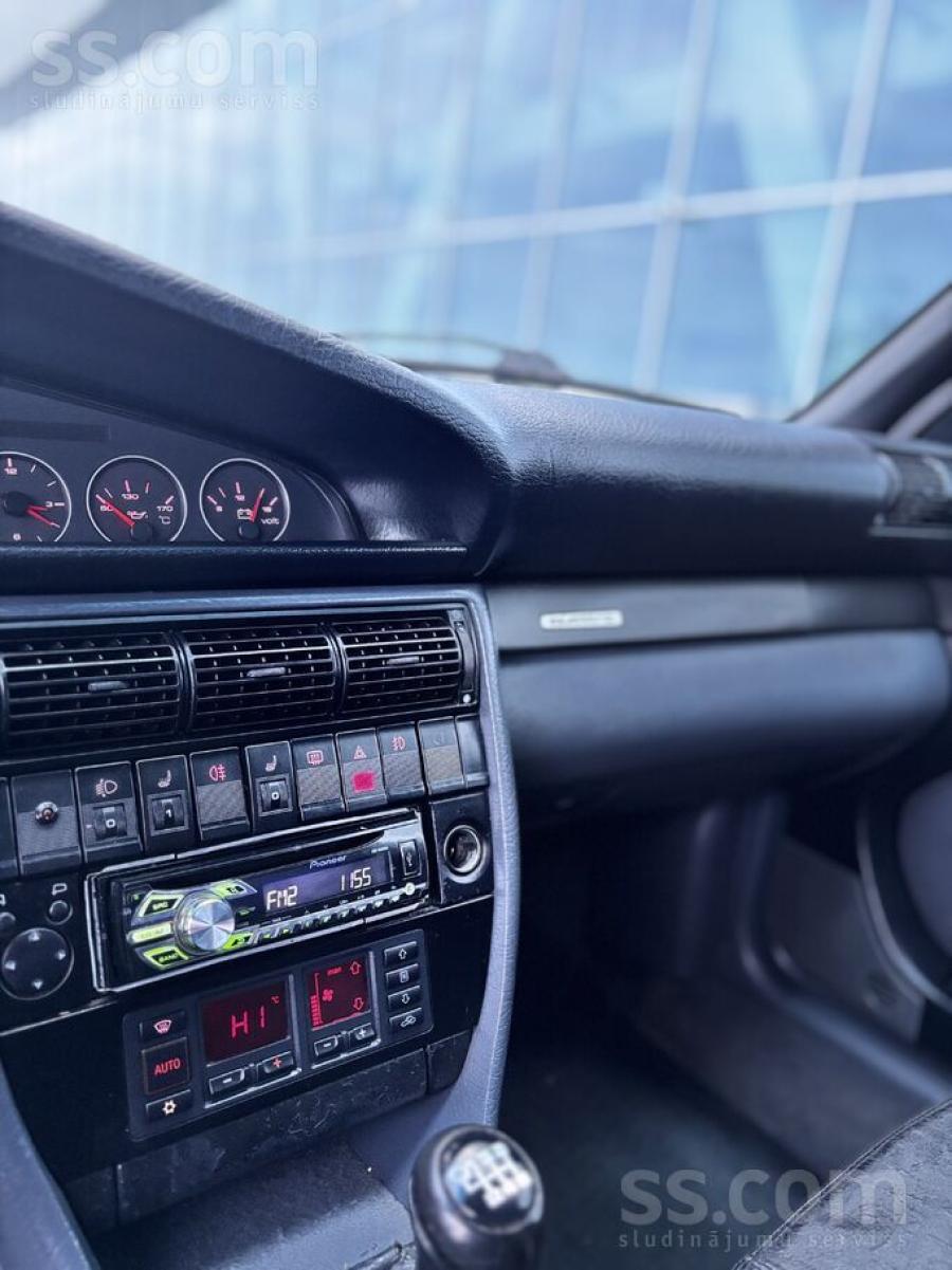 Zils Audi A6 1996 Rēzekne, ar dzinēja tilpumu 2.50 L un nobraukumu 296 tūkst. km par 4500 €, foto 21 vietnē AUTOMOTO.COM.LV