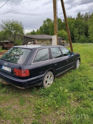 Zils Audi A6 1996 Rēzekne, ar dzinēja tilpumu 2.50 L un nobraukumu 408 tūkst. km par 700 €, foto  vietnē AUTOMOTO.COM.LV
