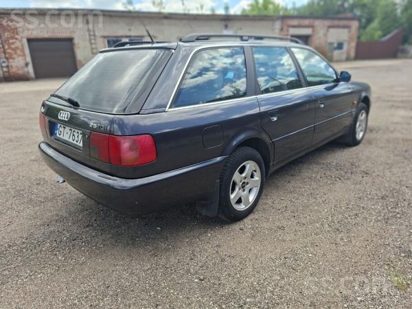 Zils Audi A6 1997 Daugavpils, ar dzinēja tilpumu 2.50 L un nobraukumu 175 tūkst. km par 1850 €, foto 3 vietnē AUTOMOTO.COM.LV