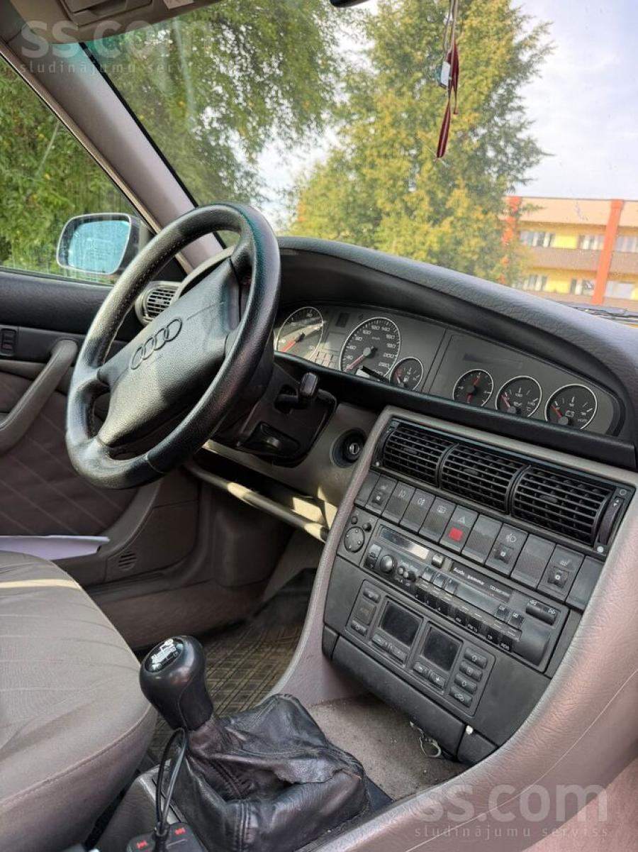 Zils Audi A6 1997 Jelgava, ar dzinēja tilpumu 2.50 L un nobraukumu 500 tūkst. km par 1490 €, foto 9 vietnē AUTOMOTO.COM.LV