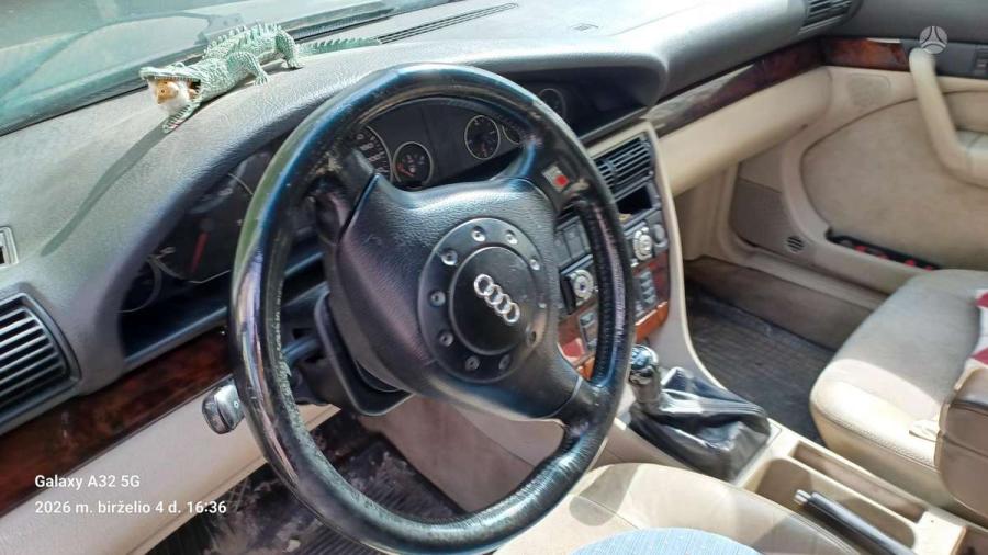 Zils Audi A6 1997 Viļņa, ar dzinēja tilpumu 2.46 L un nobraukumu 302 tūkst. km par 750 €, foto 7 vietnē AUTOMOTO.COM.LV