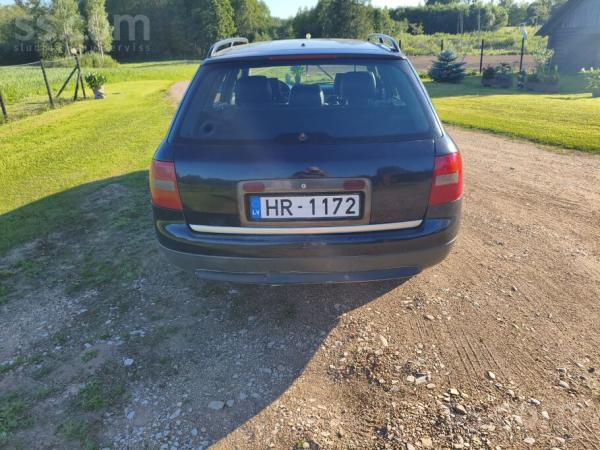 Zils Audi A6 1998 Alūksne, ar dzinēja tilpumu 1.80 L un nobraukumu 279 tūkst. km par 700 €, foto 4 vietnē AUTOMOTO.COM.LV