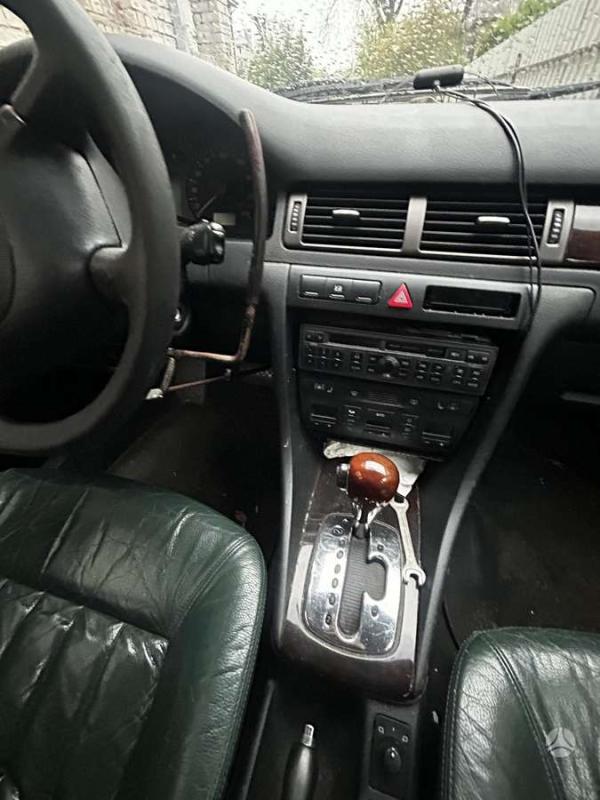 Zils Audi A6 1998 Kauņa, ar dzinēja tilpumu 2.50 L un nobraukumu 259 tūkst. km par 600 €, foto 5 vietnē AUTOMOTO.COM.LV