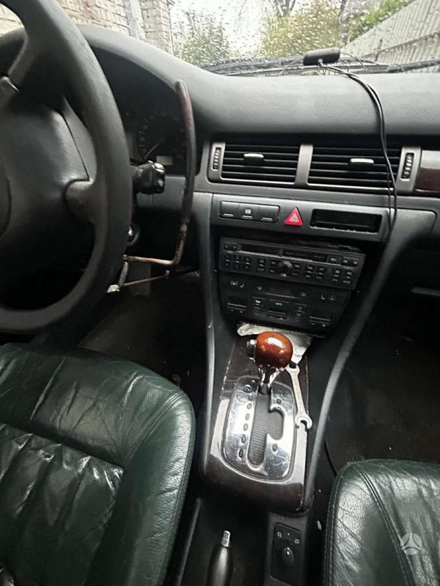 Zils Audi A6 1998 Kauņa, ar dzinēja tilpumu 2.50 L un nobraukumu 259 tūkst. km par 600 €, foto 6 vietnē AUTOMOTO.COM.LV