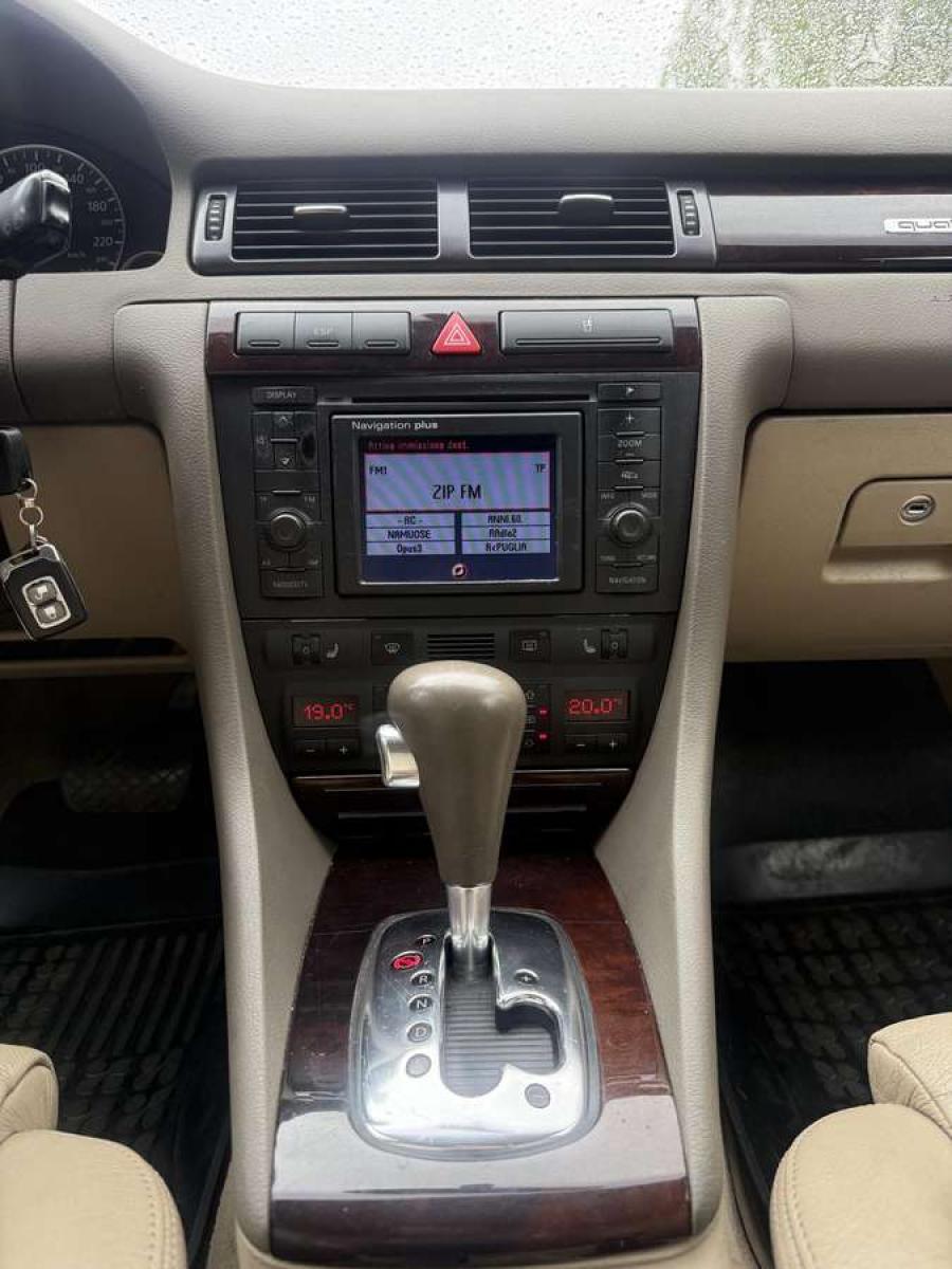 Blue Audi A6 2003 in Vilnius, with an engine capacity of 2.50 L and mileage of 209 thousand km for 2250 €, photo 16 on AUTOMOTO.COM.LV