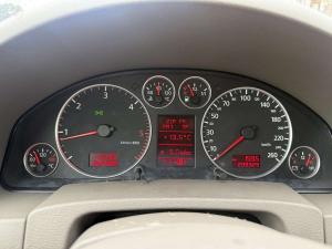Blue Audi A6 2003 in Vilnius, with an engine capacity of 2.50 L and mileage of 209 thousand km for 2250 €, photo 18 on AUTOMOTO.COM.LV