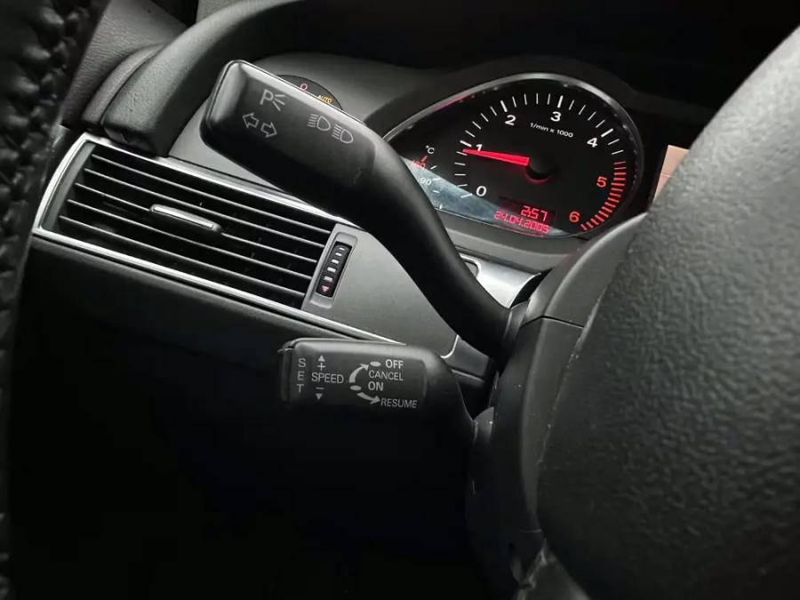 Blue Audi A6 2005 in Riga, with an engine capacity of 3.00 L and mileage of 384 thousand km for 2490 €, photo 20 on AUTOMOTO.COM.LV