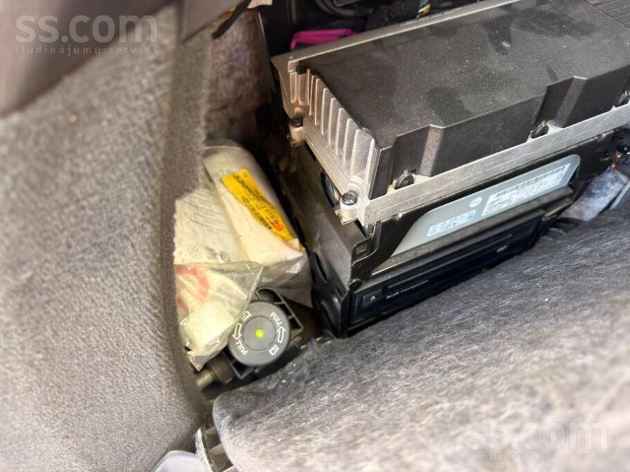 Zils Audi A6 2005 Rīga, ar dzinēja tilpumu 2.70 L un nobraukumu 313 tūkst. km par 3100 €, foto 16 vietnē AUTOMOTO.COM.LV