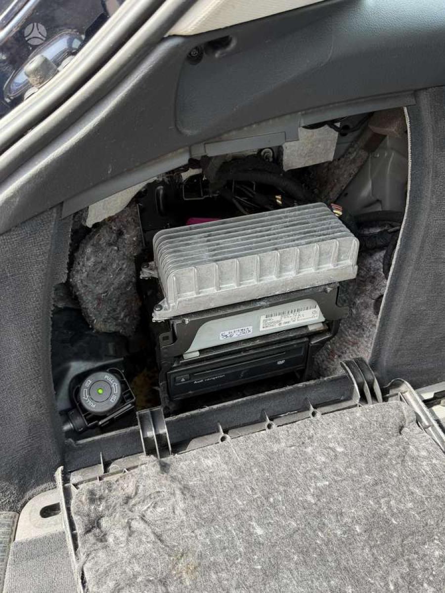 Zils Audi A6 2008 Viļņa, ar dzinēja tilpumu 3.00 L un nobraukumu 293 tūkst. km par 4250 €, foto 30 vietnē AUTOMOTO.COM.LV