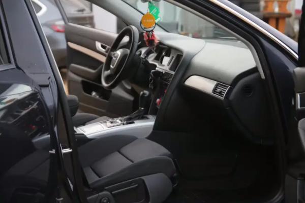 Синий Ауди А6 2010 в Рига, объемом двигателя 2.70 л и пробегом 252 тыс. км за 4290 €, фото 10 на AUTOMOTO.COM.LV