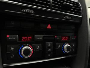 Blue Audi A6 2011 in Riga, with an engine capacity of 3.00 L and mileage of 340 thousand km for 6390 €, photo 22 on AUTOMOTO.COM.LV