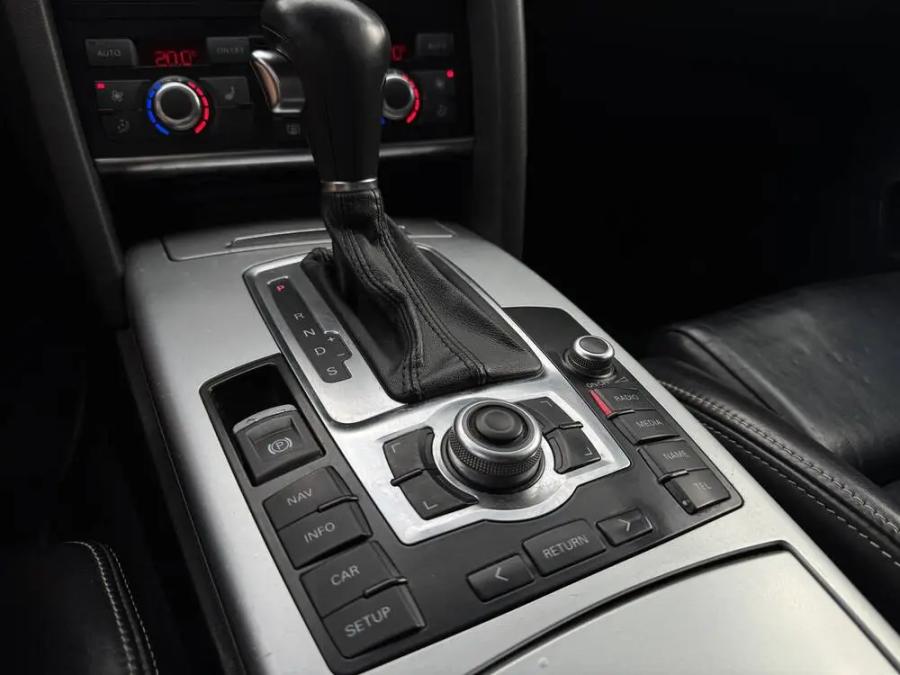 Blue Audi A6 2011 in Riga, with an engine capacity of 3.00 L and mileage of 340 thousand km for 6390 €, photo 23 on AUTOMOTO.COM.LV