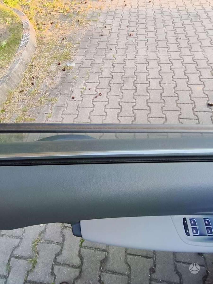 Blue Audi A6 2013 in Vilnius, with an engine capacity of 2.97 L and mileage of 290 thousand km for 11990 €, photo 17 on AUTOMOTO.COM.LV