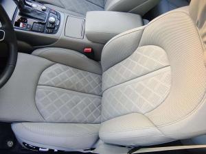 Blue Audi A6 2013 in Vilnius, with an engine capacity of 2.97 L and mileage of 290 thousand km for 11990 €, photo 24 on AUTOMOTO.COM.LV