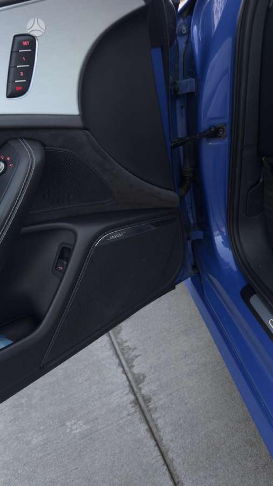 Blue Audi A6 2013 in Vilnius, with an engine capacity of 2.97 L and mileage of 306 thousand km for 11750 €, photo 11 on AUTOMOTO.COM.LV