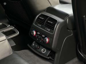 Blue Audi A6 2015 in Vilnius, with an engine capacity of 2.97 L and mileage of 220 thousand km for 17999 €, photo 43 on AUTOMOTO.COM.LV
