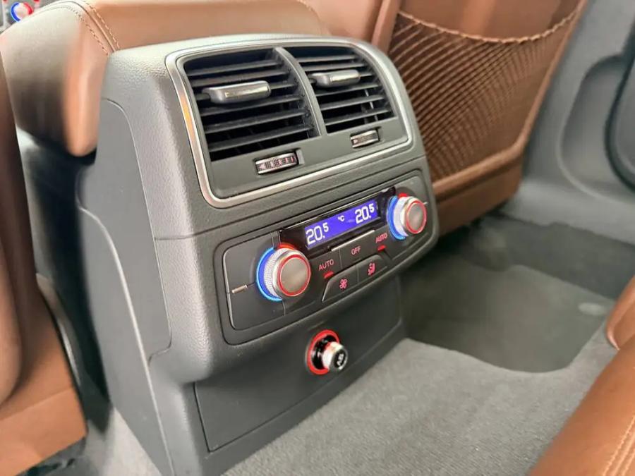Zils Audi A6 2016 Rīga, ar dzinēja tilpumu 2.00 L un nobraukumu 266 tūkst. km par 14995 €, foto 12 vietnē AUTOMOTO.COM.LV