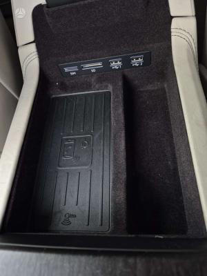 Blue Audi A6 2019 in Vilnius, with an engine capacity of 3.00 L and mileage of 182 thousand km for 26950 €, photo 23 on AUTOMOTO.COM.LV