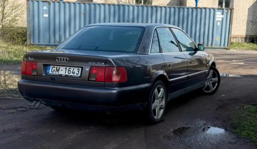 Brown Audi A6 1996 in Jelgava, with an engine capacity of 2.50 L and mileage of 519 thousand km for 1500 €, photo 6 on AUTOMOTO.COM.LV