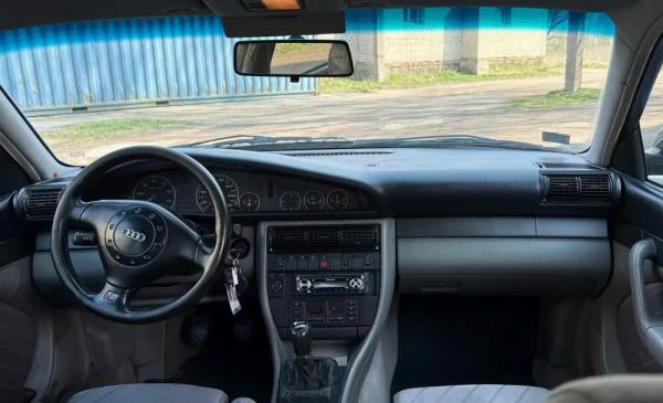 Brown Audi A6 1996 in Jelgava, with an engine capacity of 2.50 L and mileage of 519 thousand km for 1500 €, photo 8 on AUTOMOTO.COM.LV