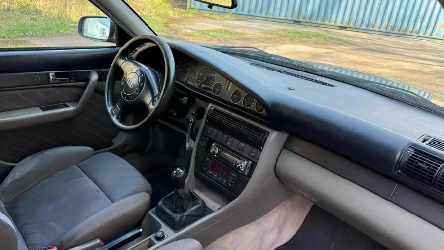 Brown Audi A6 1996 in Jelgava, with an engine capacity of 2.50 L and mileage of 519 thousand km for 1500 €, photo 10 on AUTOMOTO.COM.LV