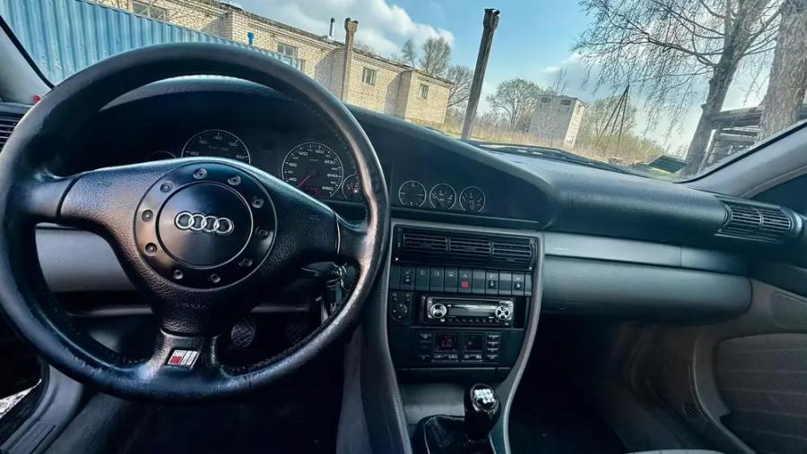 Brown Audi A6 1996 in Jelgava, with an engine capacity of 2.50 L and mileage of 519 thousand km for 1500 €, photo 11 on AUTOMOTO.COM.LV