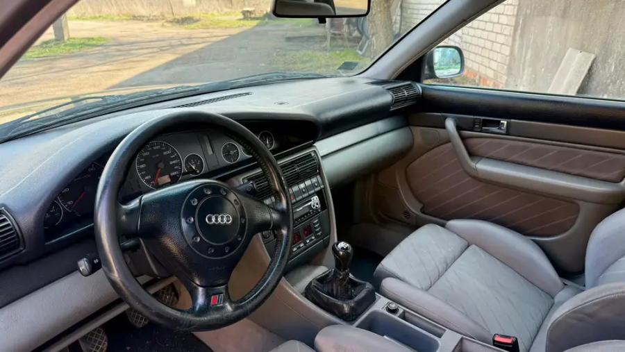 Brown Audi A6 1996 in Jelgava, with an engine capacity of 2.50 L and mileage of 519 thousand km for 1500 €, photo 12 on AUTOMOTO.COM.LV