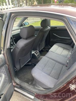 Brown Audi A6 2000 in Daugavpils, with an engine capacity of 2.40 L and mileage of 371 thousand km for 2200 €, photo 9 on AUTOMOTO.COM.LV