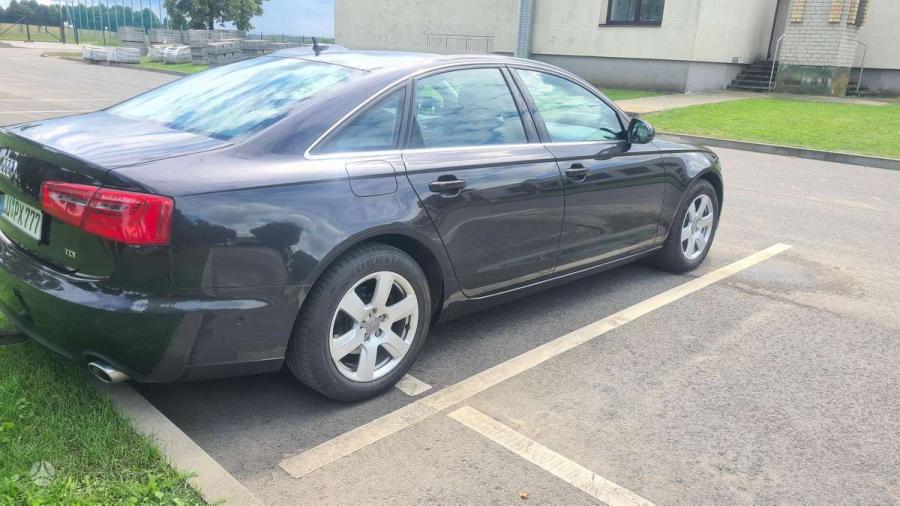 Brown Audi A6 2011 in Vilnius, with an engine capacity of 2.97 L and mileage of 285 thousand km for 8800 €, photo 6 on AUTOMOTO.COM.LV