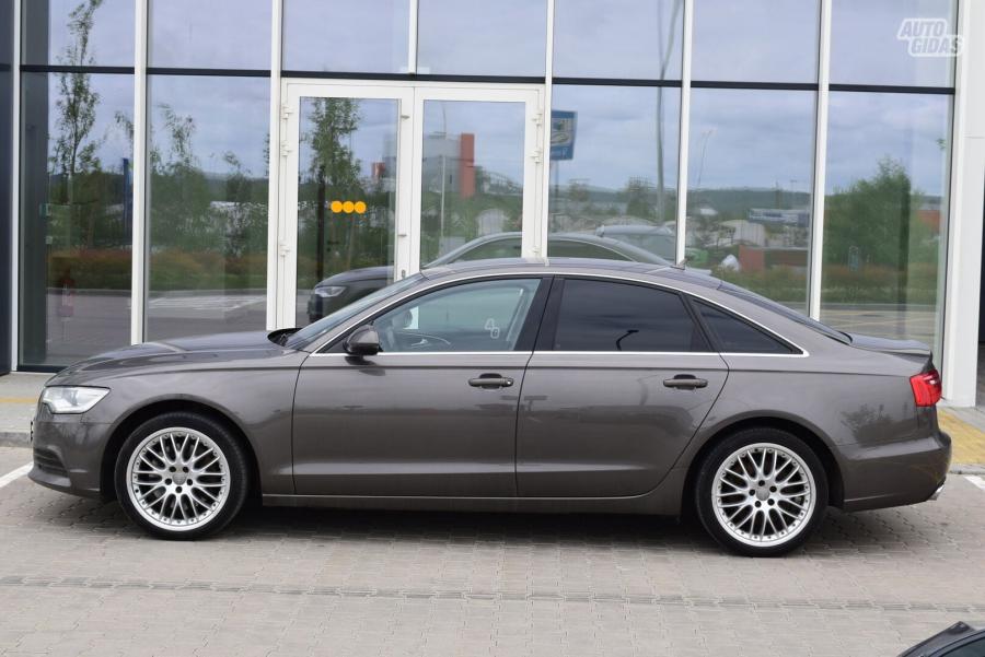 Brown Audi A6 2011 in Vilnius, with an engine capacity of 3.00 L and mileage of 302 thousand km for 9900 €, photo 8 on AUTOMOTO.COM.LV