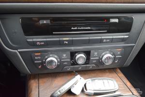 Brown Audi A6 2011 in Vilnius, with an engine capacity of 3.00 L and mileage of 302 thousand km for 9900 €, photo 15 on AUTOMOTO.COM.LV