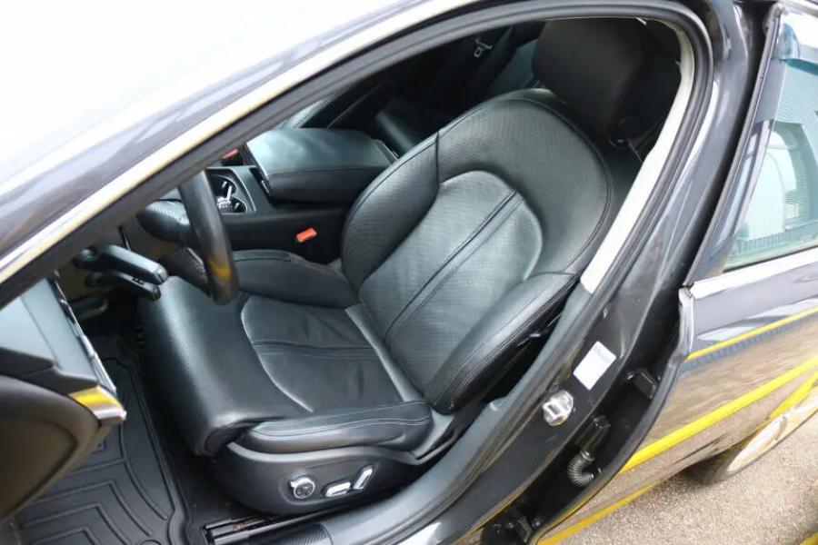 Brown Audi A6 2012 in Riga, with an engine capacity of 3.00 L and mileage of 0 thousand km for 9990 €, photo 13 on AUTOMOTO.COM.LV