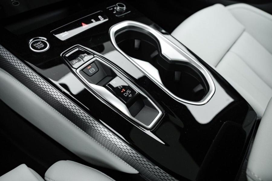 Brūns Audi A6 2025 Mārupe, ar dzinēja tilpumu 2.00 L un nobraukumu 14 tūkst. km par 70490 €, foto 31 vietnē AUTOMOTO.COM.LV