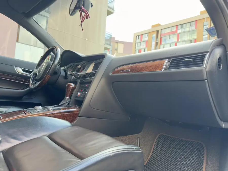 Brown Audi A6 2006 in Riga, with an engine capacity of 3.00 L and mileage of 296 thousand km for 4990 €, photo 11 on AUTOMOTO.COM.LV