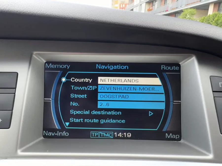 Brown Audi A6 2006 in Riga, with an engine capacity of 3.00 L and mileage of 296 thousand km for 4990 €, photo 20 on AUTOMOTO.COM.LV