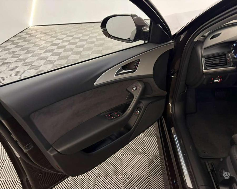 Brown Audi A6 2018 in Marijampole, with an engine capacity of 2.97 L and mileage of 177 thousand km for 15650 €, photo 33 on AUTOMOTO.COM.LV