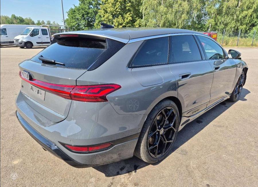 Grey Audi A6 e-tron 2025 in Klaipeda, with an engine capacity of 0.00 L and mileage of 12 thousand km for 15100 €, photo 3 on AUTOMOTO.COM.LV
